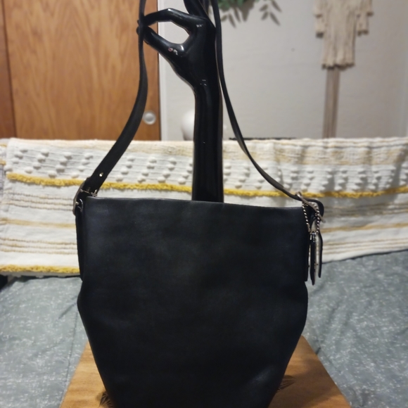 Coach | Bags | Coach Vintage Y2k Black Leather Legacy Soho Bucket ...